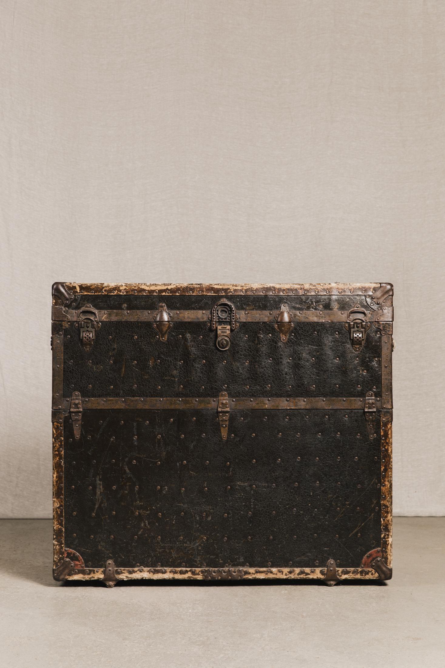 American horizontal trunk | RAW MILANO